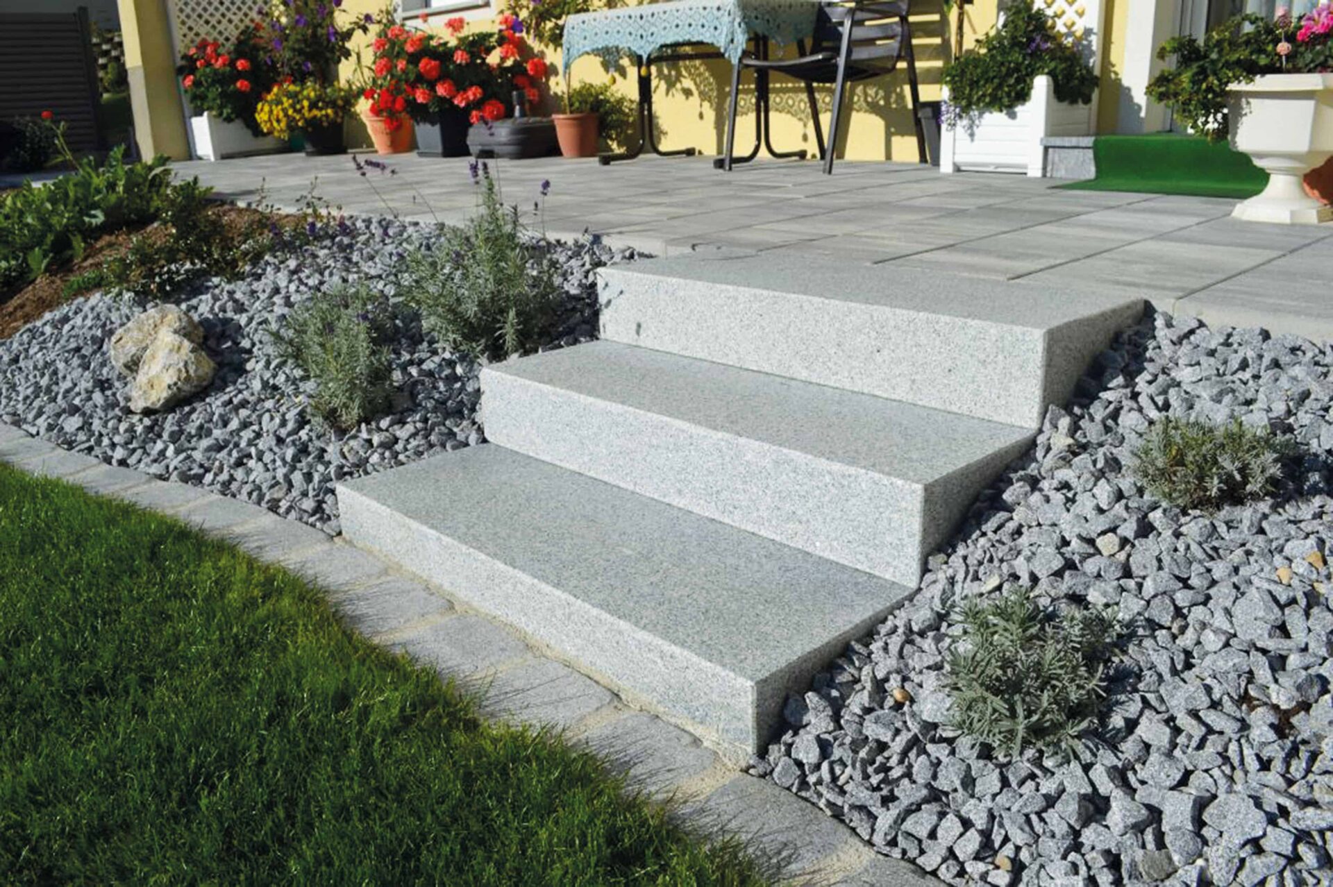 Naturstein Blockstufen | Stufen| Naturstein | Häusler